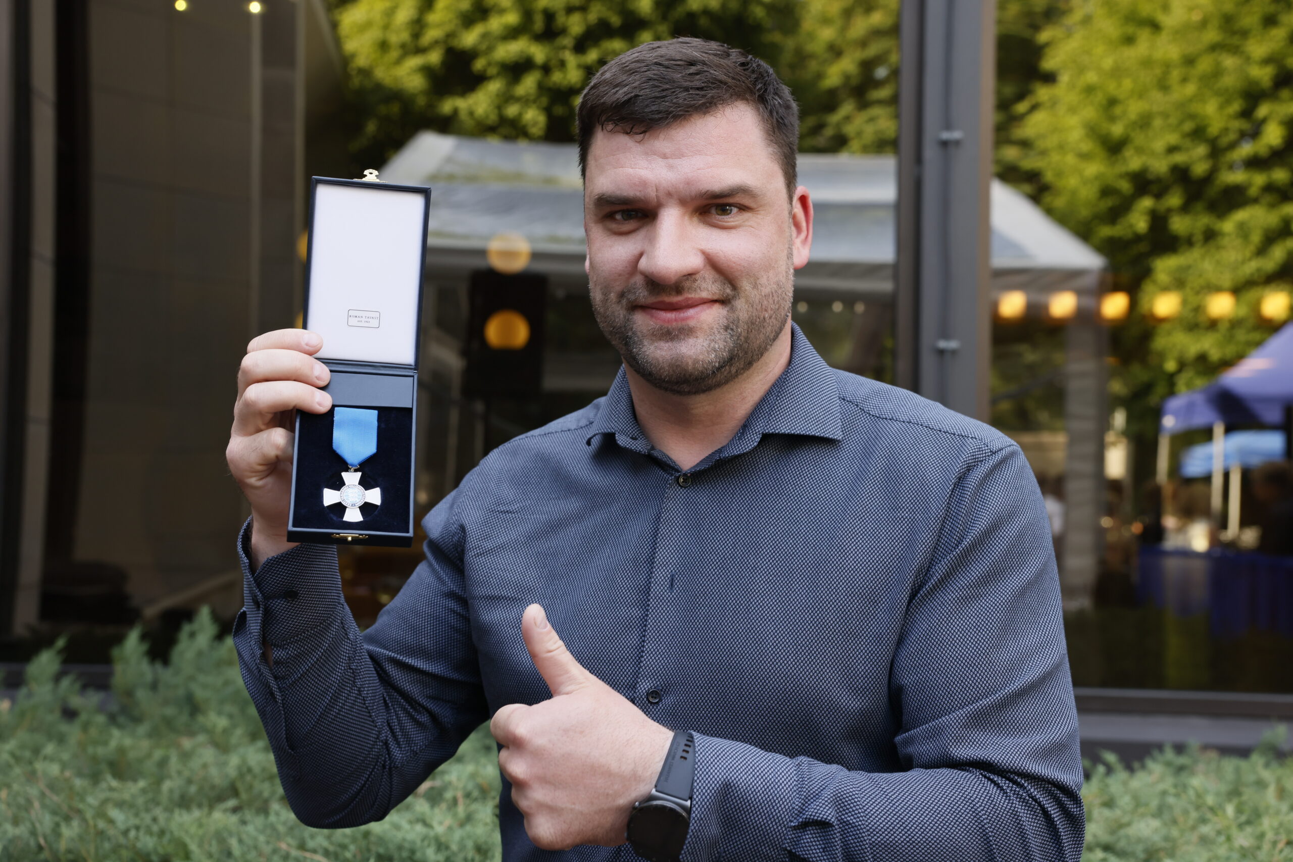 Piltuudis: Välisminister Margus Tsahkna andis Tarmo Needole Välisministeeriumi III klassi ...