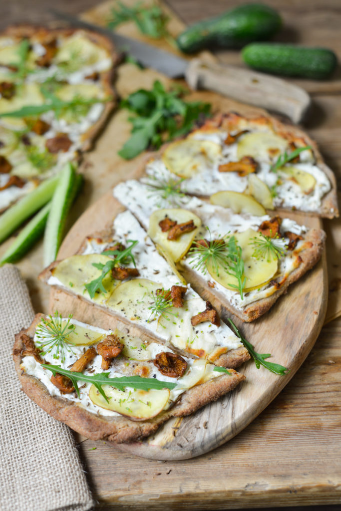 MAITSEV: RUKKIJAHUST LAMELEIB KÖÖMNEKOHUPIIMA, KARTULI JA KUKESEENTEGA ...